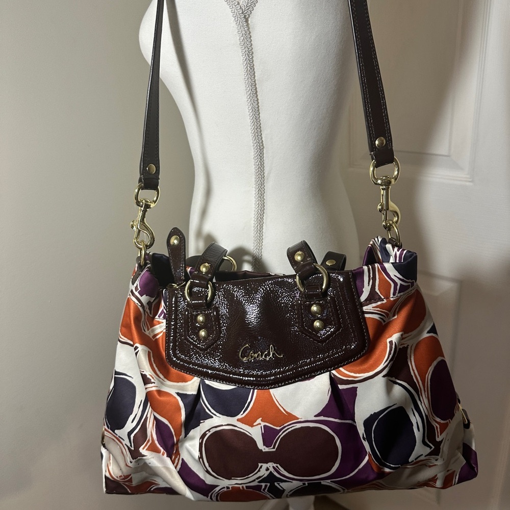 Coach Ashley Signature. - Gem